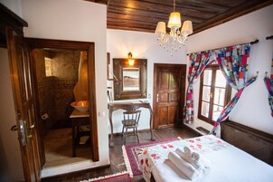 Quarto Deluxe, varanda, vista para a montanha | Roupa de cama fornecida 
