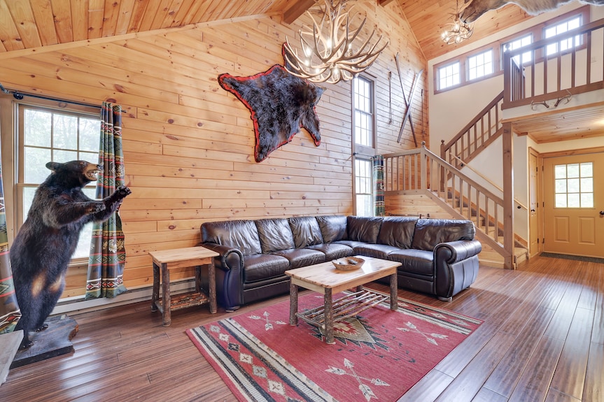 Camelback Chalet 5 Bedrooms 3 Baths Private Hot Tub And Sauna Big Deck - Pennsylvania