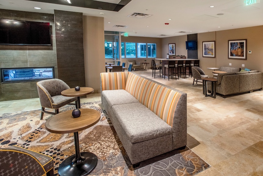 King Suite In Downtown Denver! Free Breakfast, Pool & Hot Tub! - Colorado