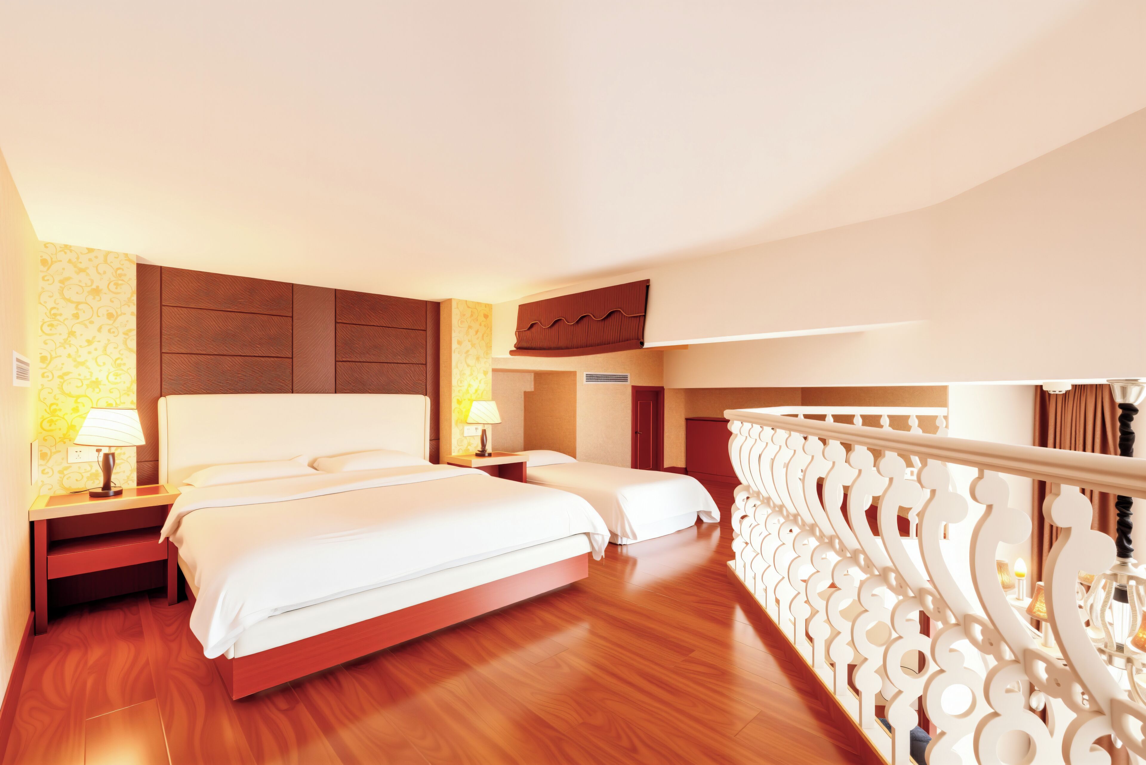 Quarto de hotel com uma cama grande, mesas de cabeceira, corrimão decorativo e televisão fixada na parede.