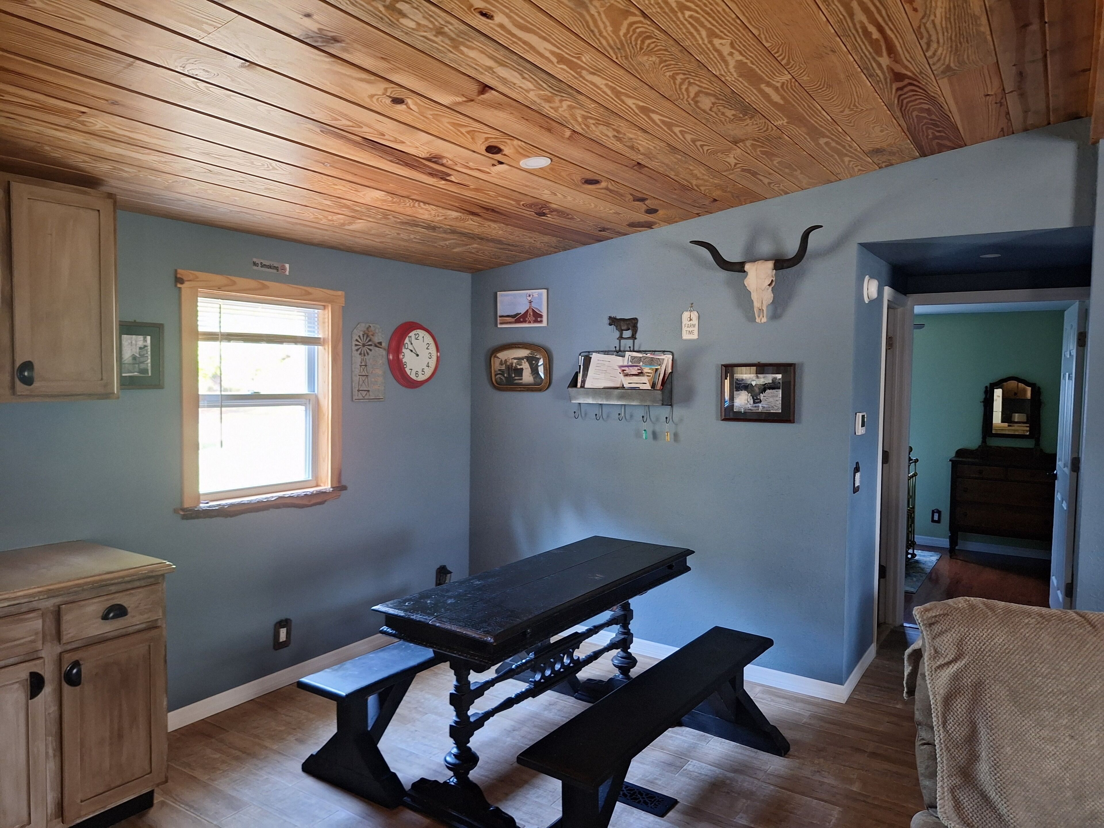 Peaceful Forest Cottage Meticulously Updated For Your Comfort. - Lake Weir, FL