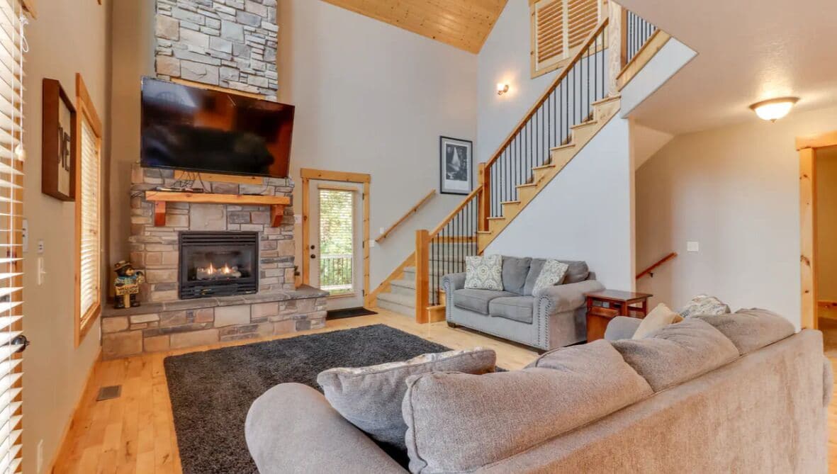 Panoramic Bear Lake Views! 5br/3ba Custom Cabin | Sleeps 20 | Perfect For Reunions - Utah