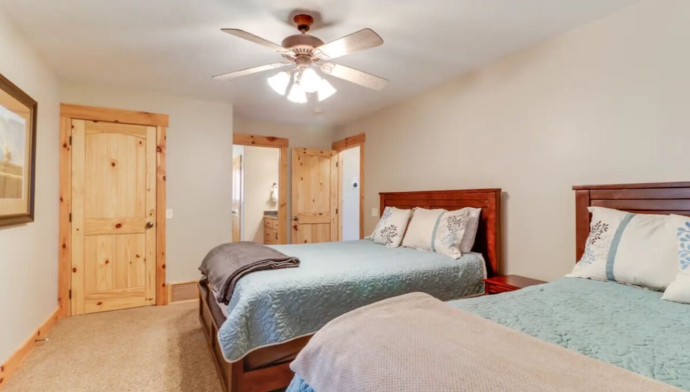 Come Enjoy The Breathtaking Views At Deja View Cabin 15% Off Summer Rates - Bear Lake