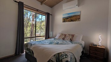 Casa luxo, 2 quartos, cozinha, vista para a montanha | 2 quartos, ferros/tábuas de passar roupa, berços grátis