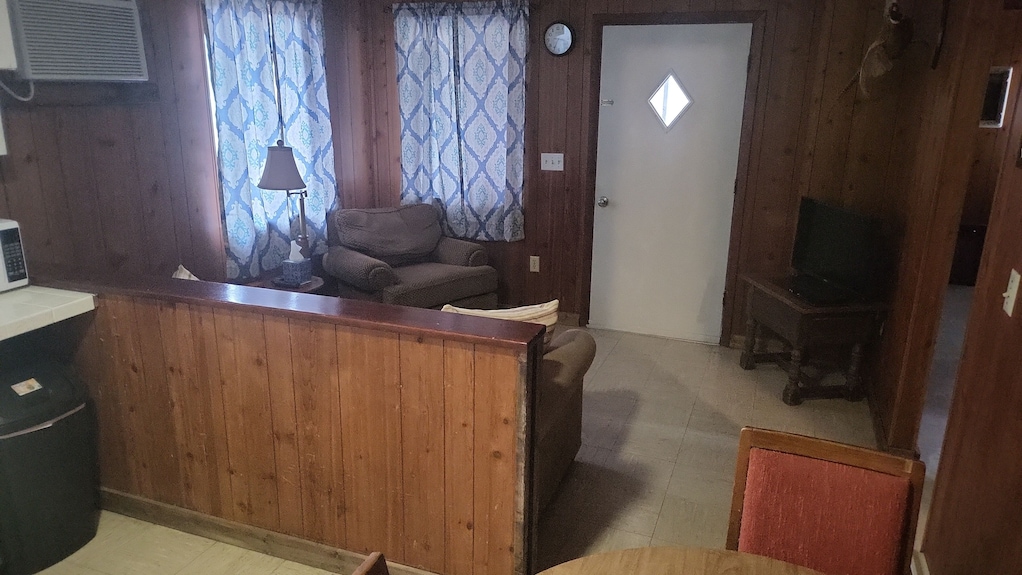 Stand Alone Cabin, Sanitized, Full Kitchen. - Kentucky