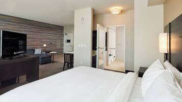 Escrivaninha, espaço de trabalho para notebook, cortinas blackout