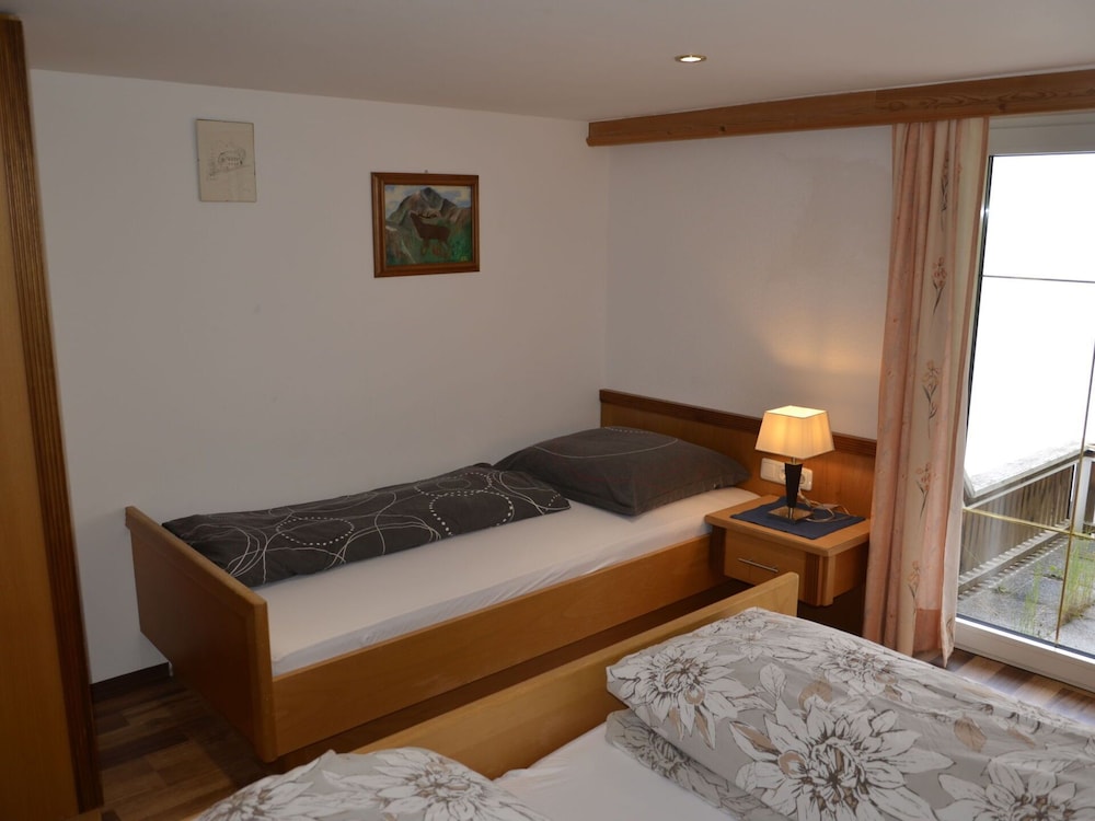 Gemütliche Wohnung Für 8 Personen Mit W-lan, Tv, Terrasse, Haustiere Erlaubt Und Parkplatz - Kappl
