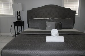 Casa Familiar, 3 quartos, não fumadores, no canto | 3 quartos, cortinas/cortinados opacos, ferro/tábua de engomar 