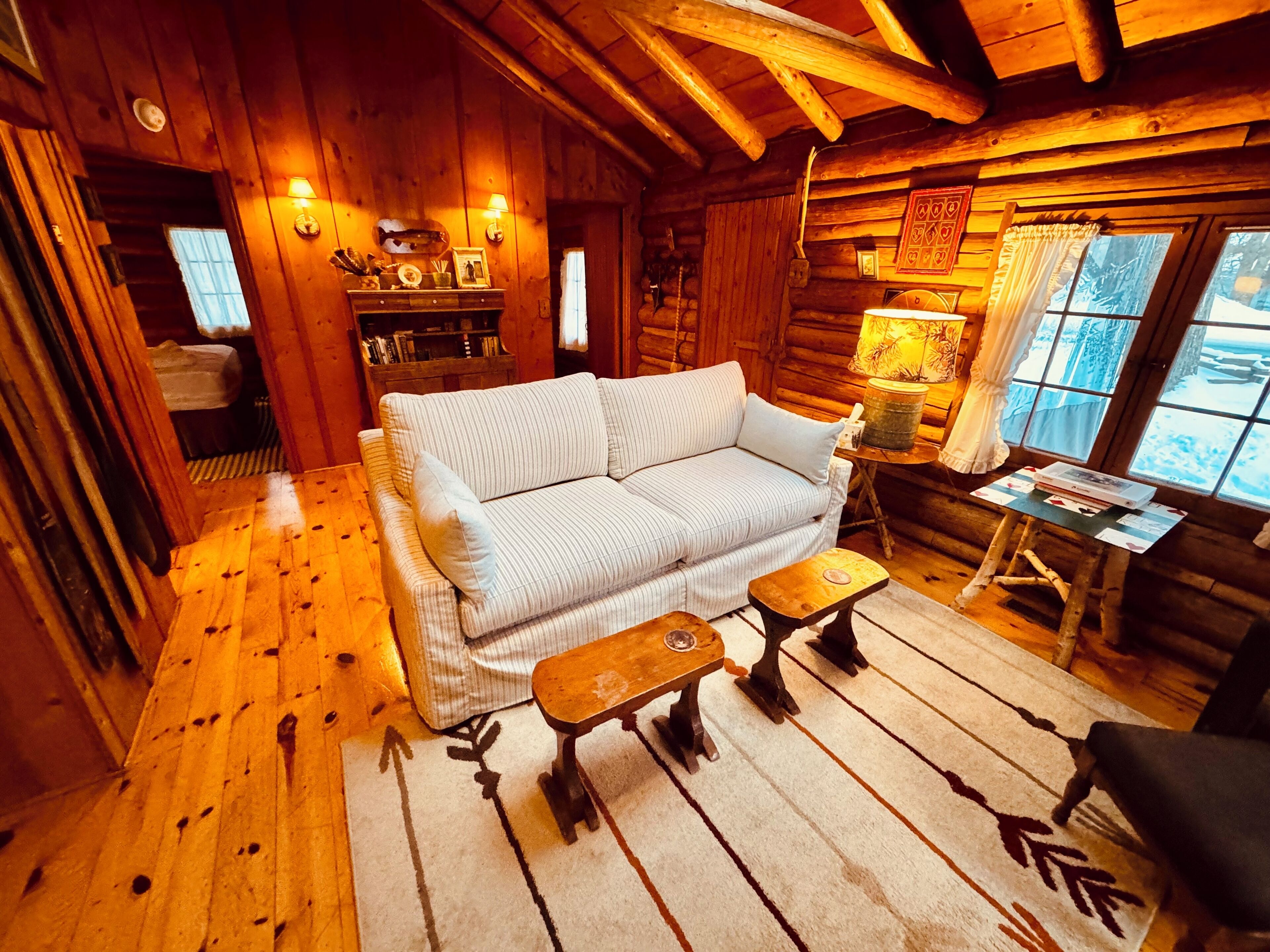 Log Cabin On Tunnel Of Trees  With Lake Michigan View! - Petoskey, MI