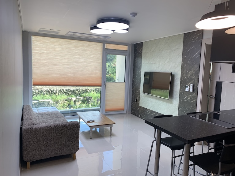 Terrace Hill With Outdoor Garden - Jeju-si