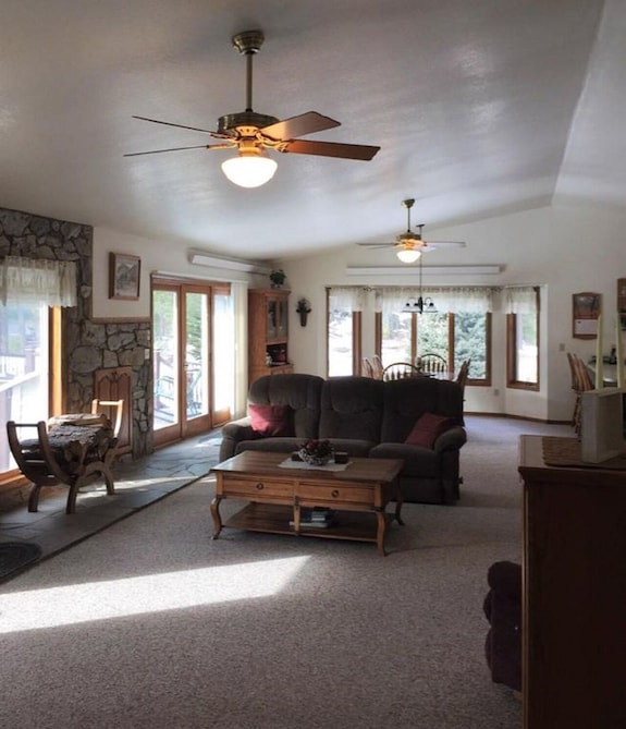 Large Mountain Top Home W/scenic Deck Near Mt Rushmore - Mount Rushmore, SD