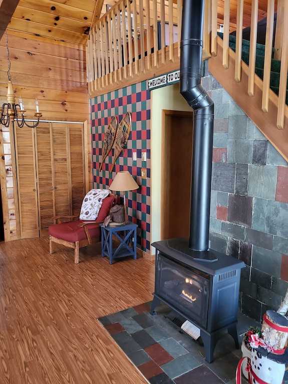 Log Home On Water- A True Pocono Mountains Gem!! - Pocono Mountains, PA