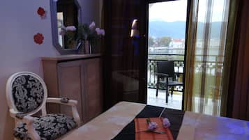 Standard Studio, Sea View | Camas com colchões de espuma com sistema de memória, cofres nos quartos