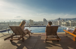 Piscina infinita