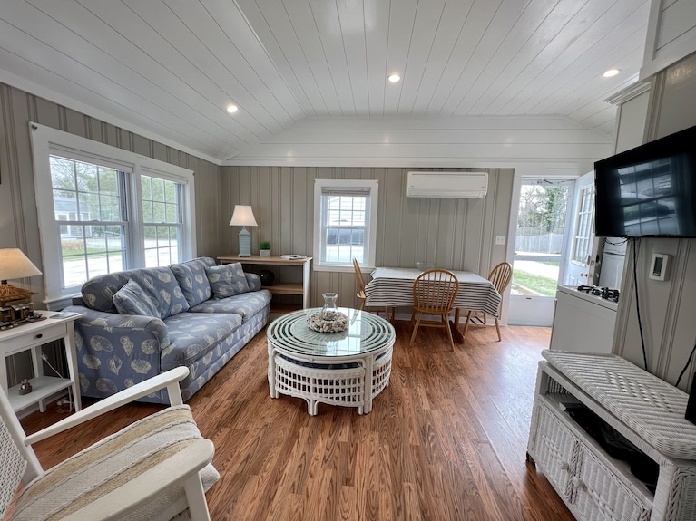 Cute Cottage On Bass River In West Dennis - Dennis, MA