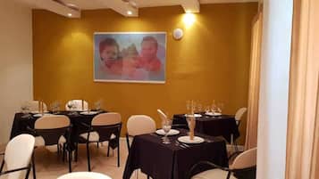 Pequeno-almoço tipo buffet diário incluído