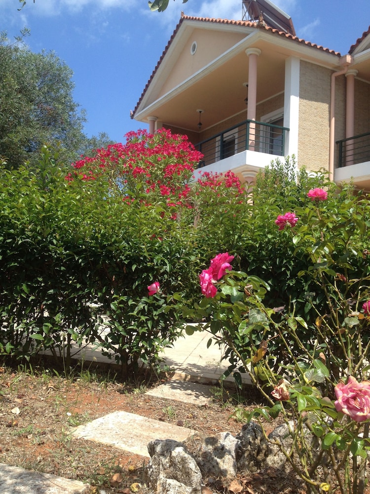 Niso Villas In The Gyri Village Of The Zante - Zakynthos