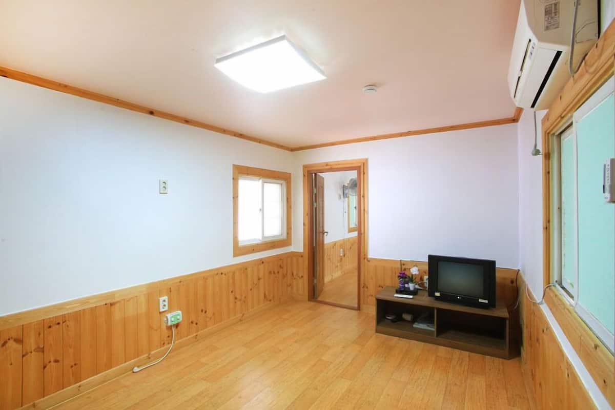 Quarto (Internal stability room)