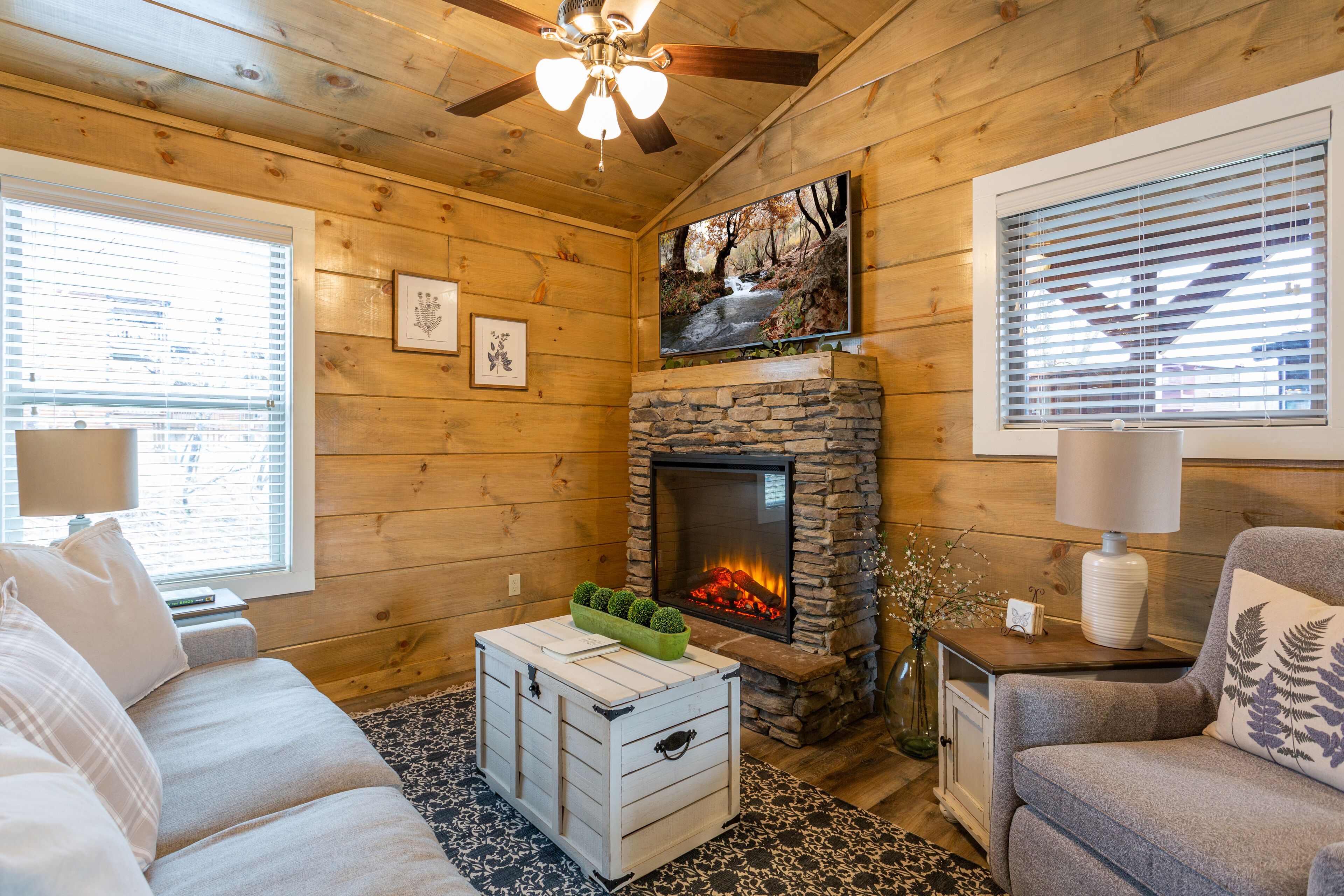 Blue Bird Cottage Pigeon Forge / 10 Mins To Gatlinburg - Pigeon Forge, TN