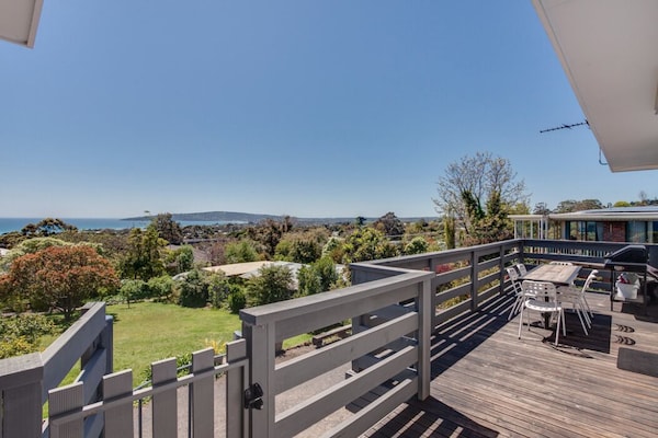 Family Friendly & Air Conditioned House In Dromana Preview Listing Show Calendar - Dromana