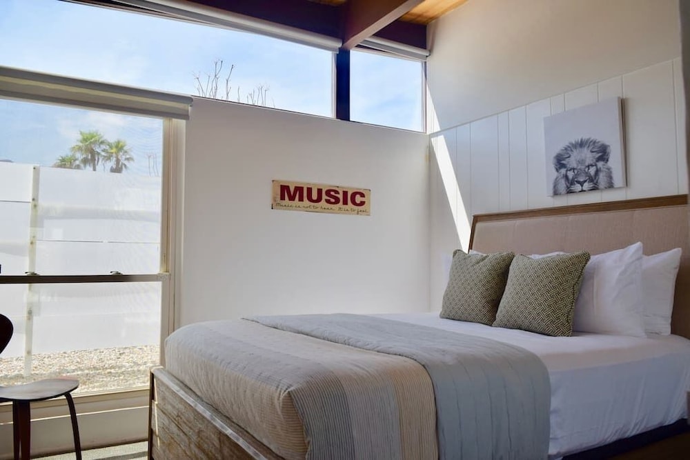 Lebe Das Mid Mod Life Bei Mariposa Palms - Palm Springs, CA