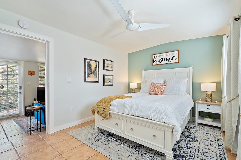Downtown Cottage-quiet-private-close To Everything - Palm Beach, FL