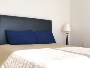 Apartamento Tradicional, vista parcial para o oceano | 2 quartos, Wi-fi grátis, roupa de cama fornecida 
