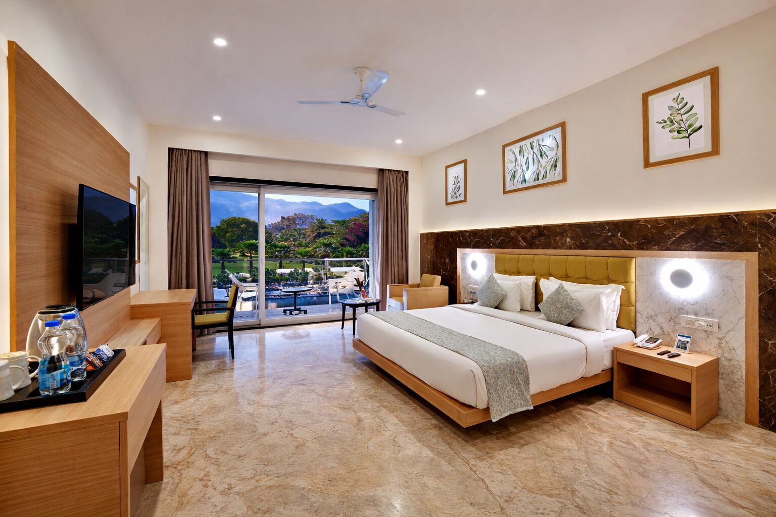 Quarto de Luxo, varanda, vista para a montanha (Pool View) | Secretária, camas desdobráveis, Wi-fi grátis, roupa de cama fornecida 