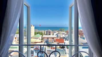 Quarto Premier, banheira, vista para o mar | Vista para a praia ou o mar