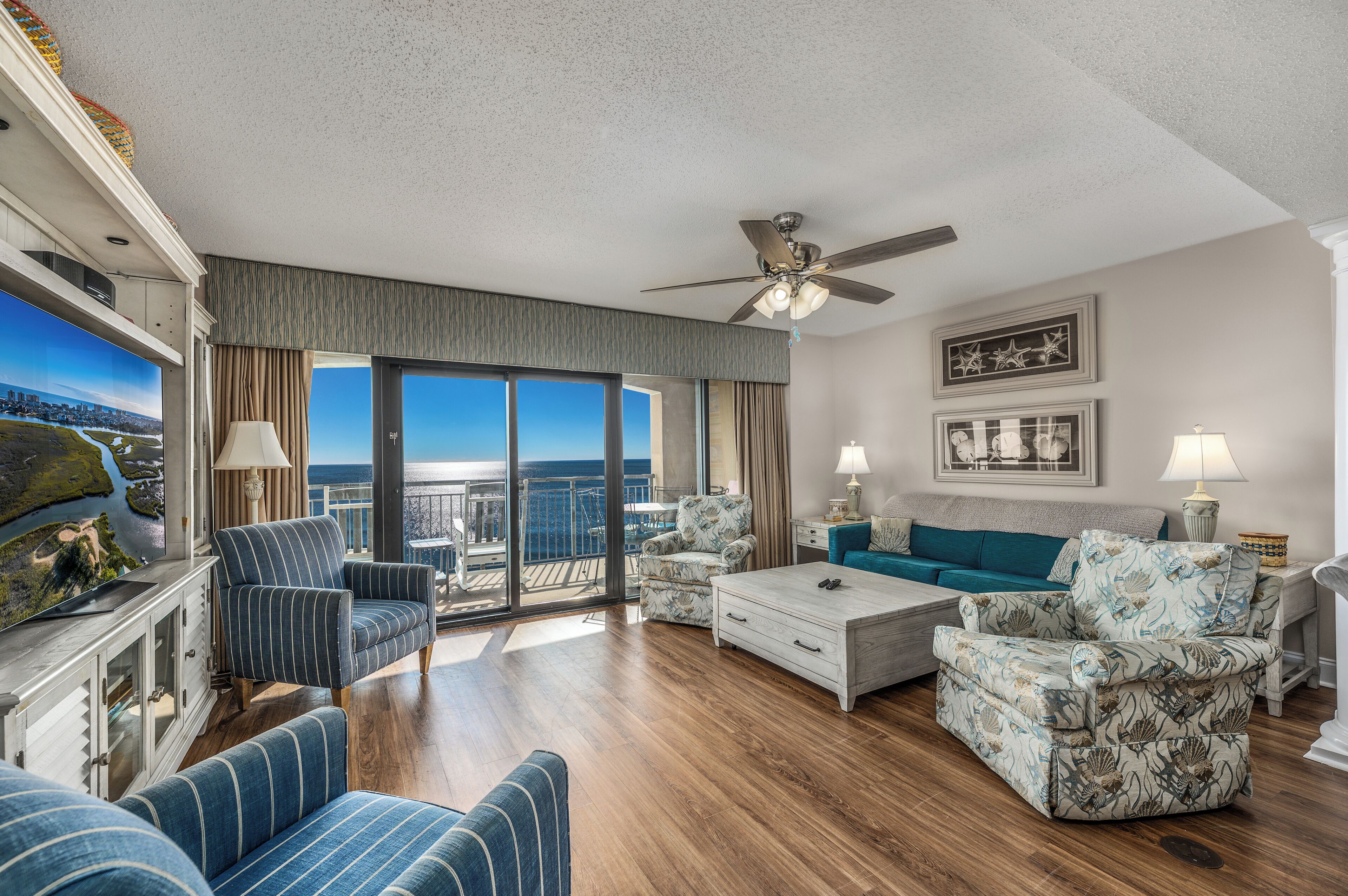 Luxurious Oceanfront Condo At Island Resort-indoor/outdoor Pools, Hot Tubs, Tiki - Myrtle Beach