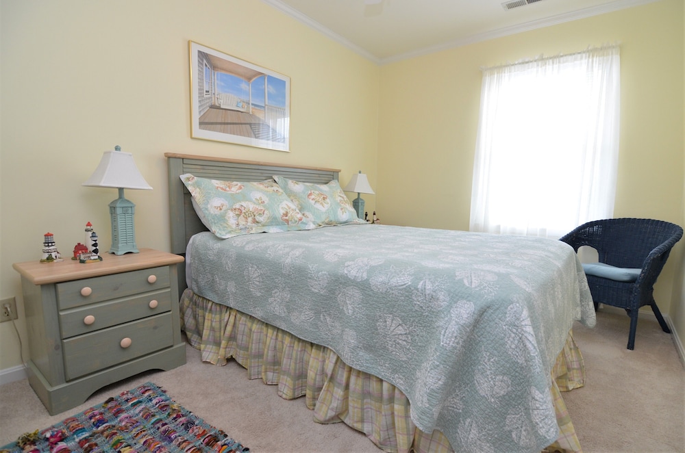 Bike To Beach, Rehoboth Beach Restaurants & Shops - Community Pools - Rehoboth Beach, DE