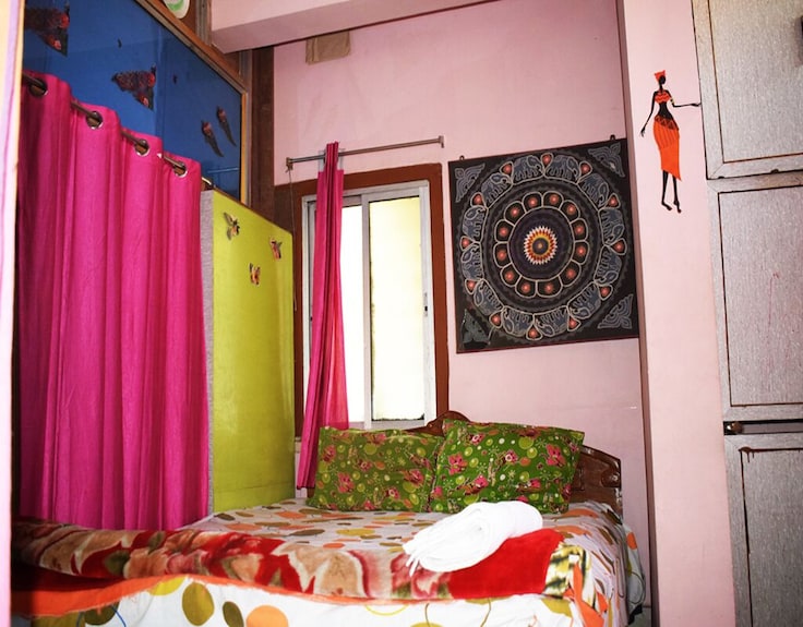 Dr. Anus Stay Cerca De I. S.i. Su Conducción De 15-20 Minutos Desde El Aeropuerto De Nscbi. - Calcuta, WB, India