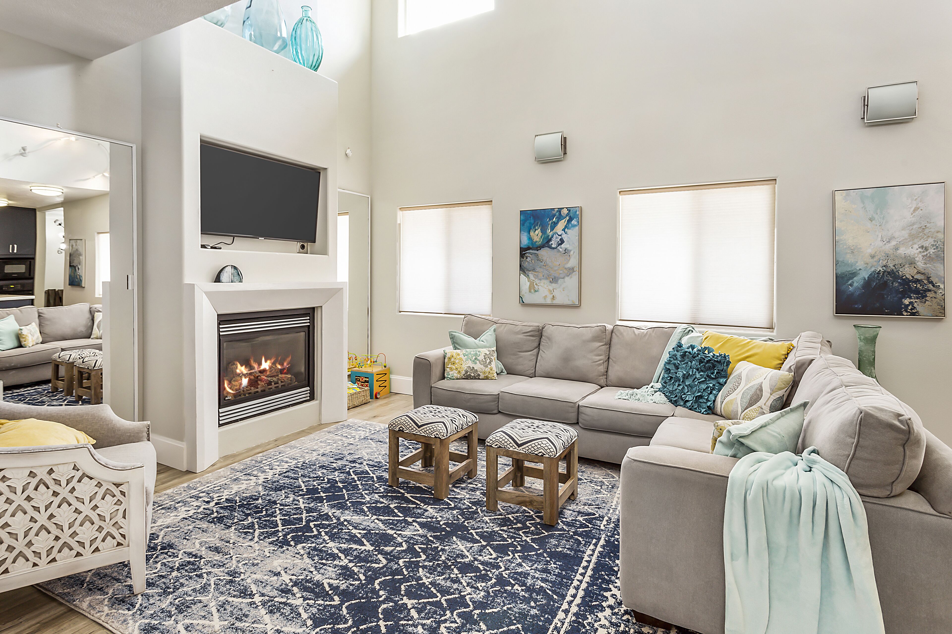 Luxury Home W/5 Bath, Indoor Bball Court, Comfortably 30+ Idaho Falls - Idaho Falls, ID