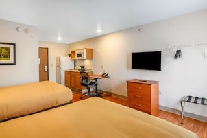 Quarto Standard, 2 camas de casal, não fumadores | Wi-fi grátis, roupa de cama fornecida
