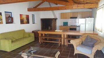 Casa, 3 quartos | Sala de estar