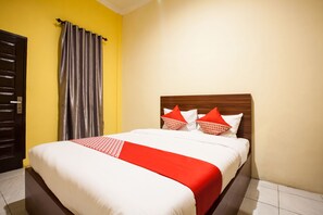 Quarto casal standard | Escrivaninha, Wi-Fi de cortesia, roupa de cama