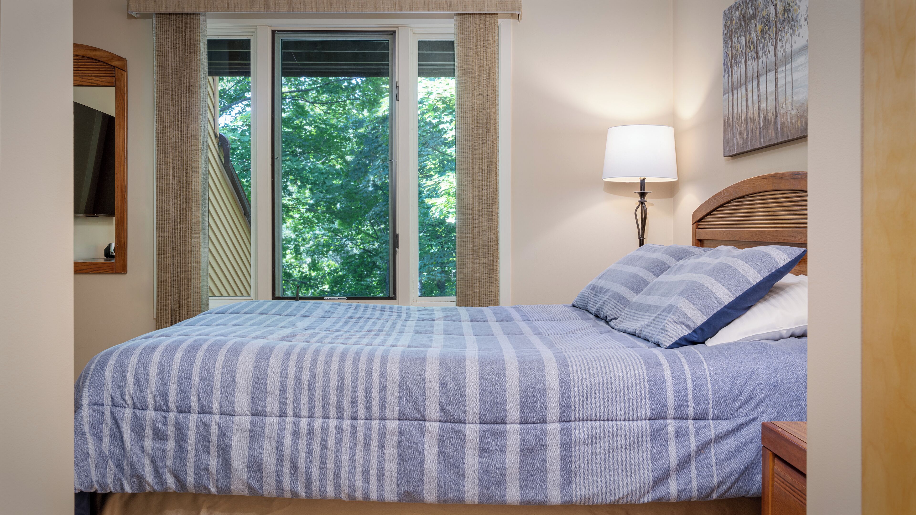 Trout Creek Condo #109, 3 Bedroom Loft, 2 Bath. - Harbor Springs, MI