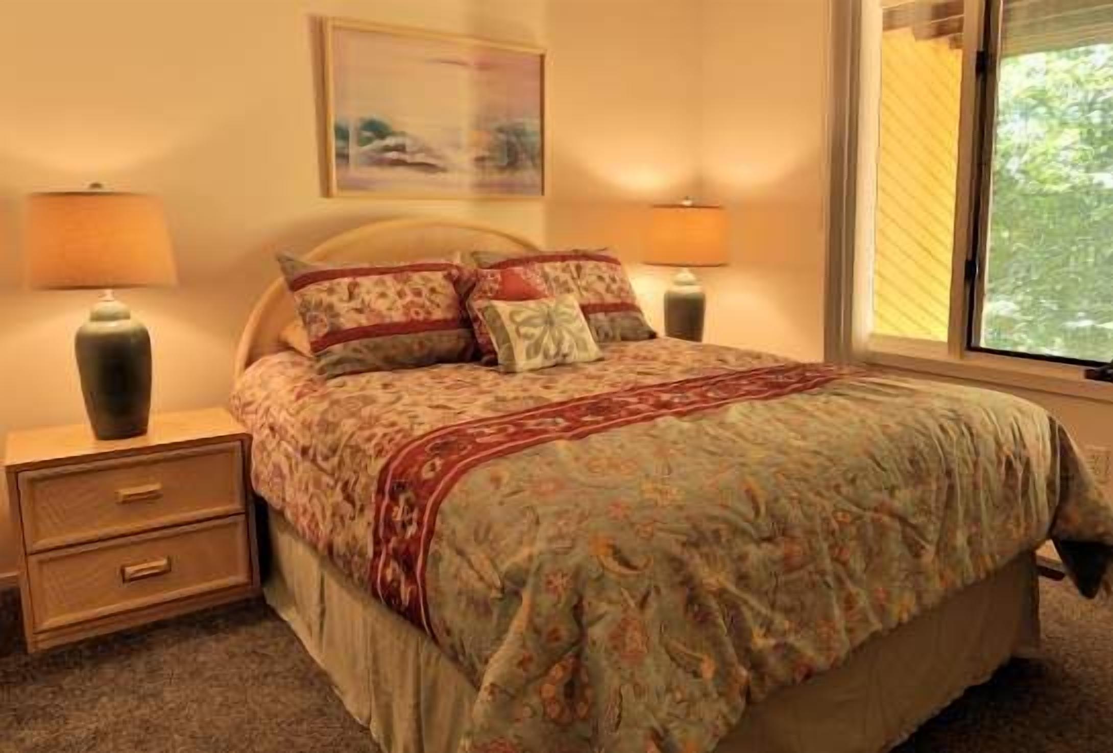 2 Bedroom Loft, 2 Bath Trout Creek Condo #118. Lots Of On-site Amenities. Close To Golf, Skiing - Harbor Springs, MI