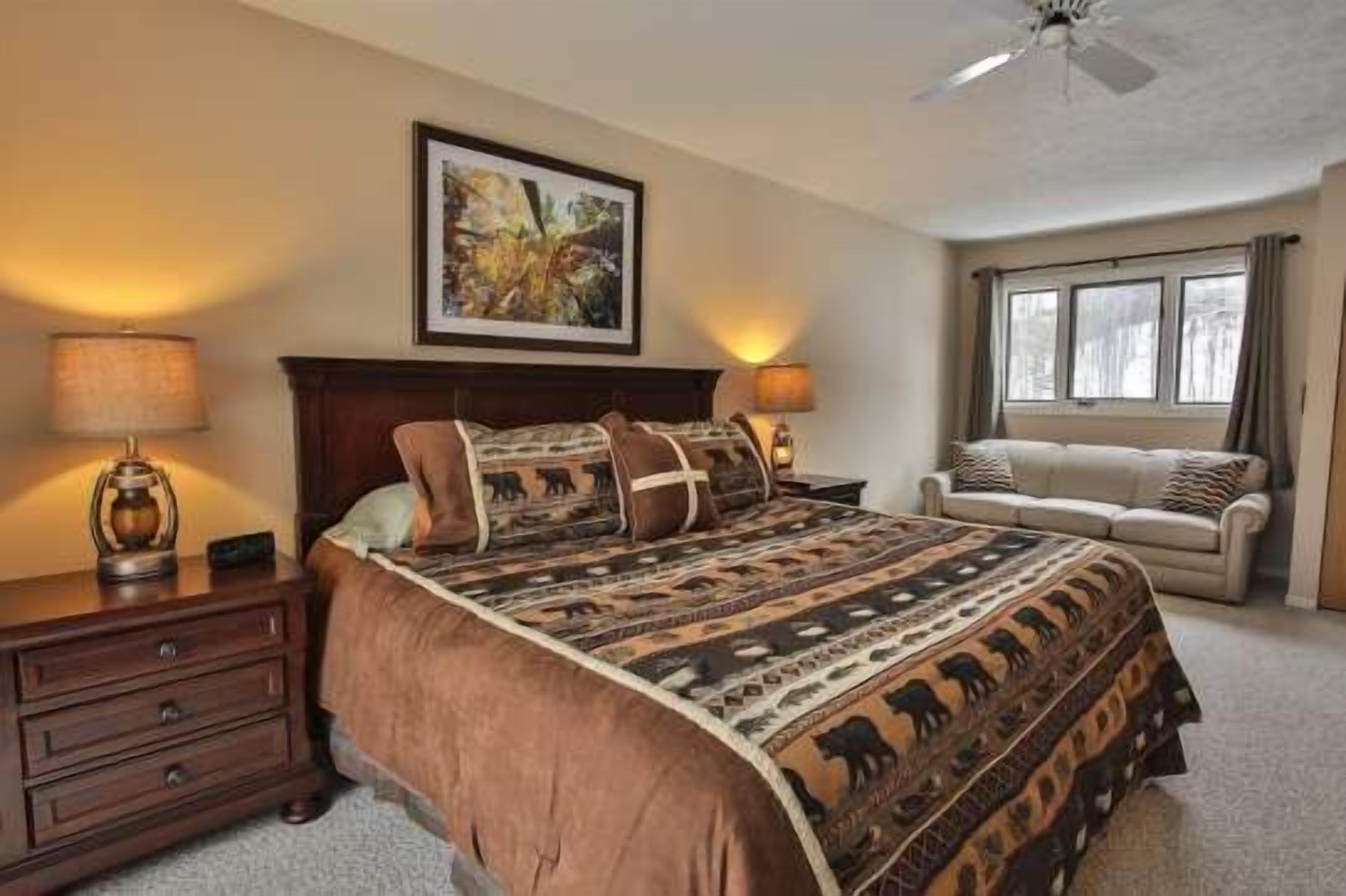 Trout Creek Condo #127 - 2 Bedroom Loft, 2 Baths - Sleeps 7 - Harbor Springs, MI