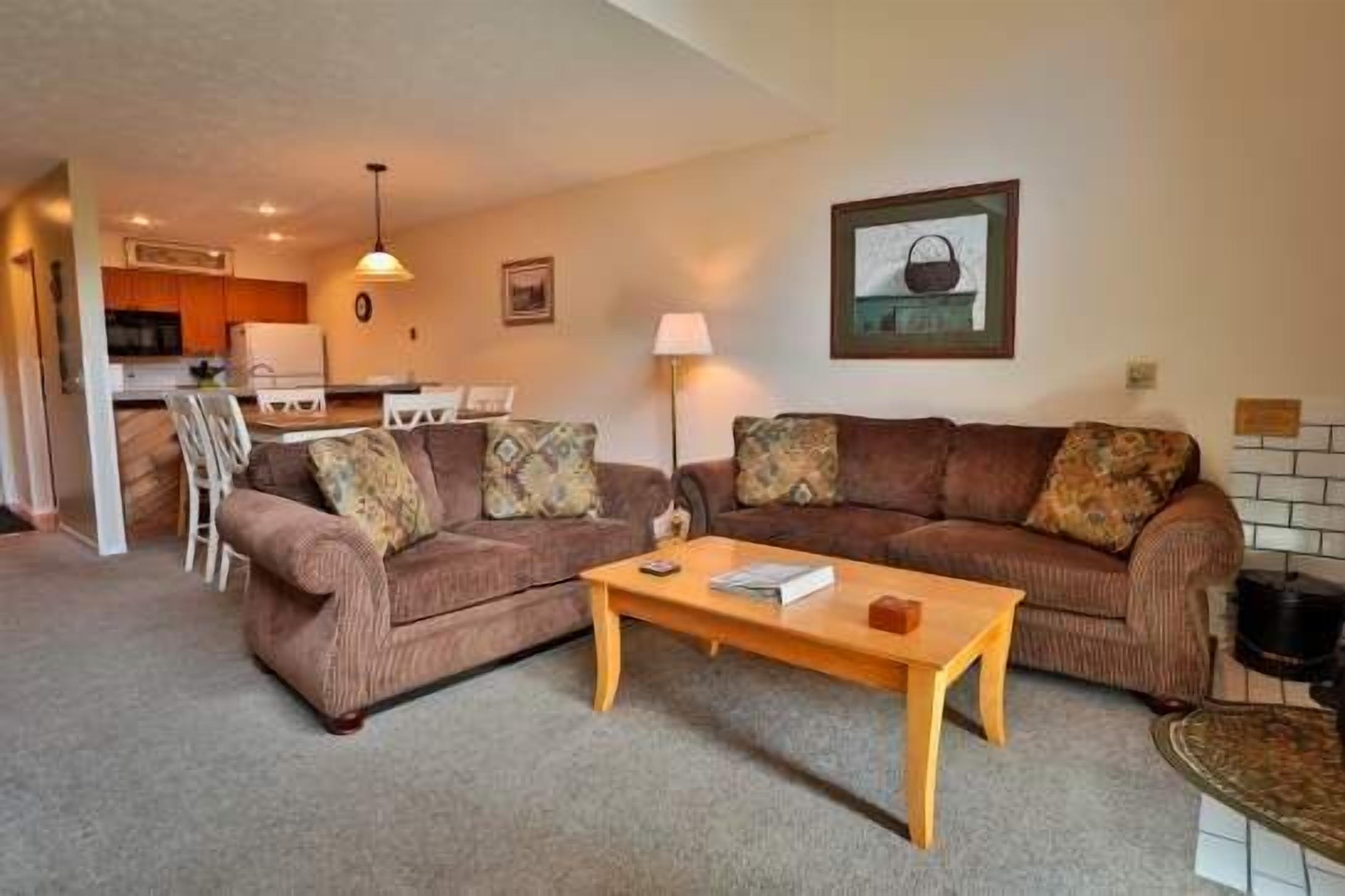 Next To Pond, Fitness Center With Indoor Pool And Hot Tub. Trout Creek Condo #20 - 3 Bedroom Loft - Harbor Springs, MI