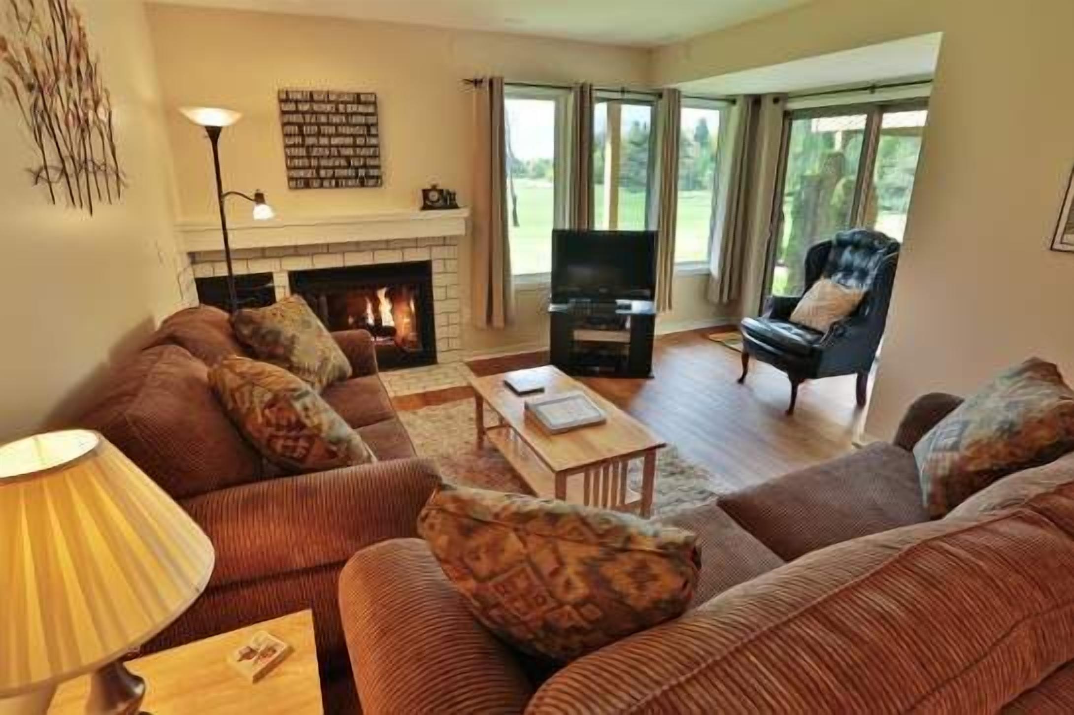 1 Bedroom Trout Creek Condo #37. Close To Recreation Field - Harbor Springs, MI