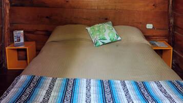 Cabana de Madeira Económica | Com decoração personalizada, roupa de cama fornecida