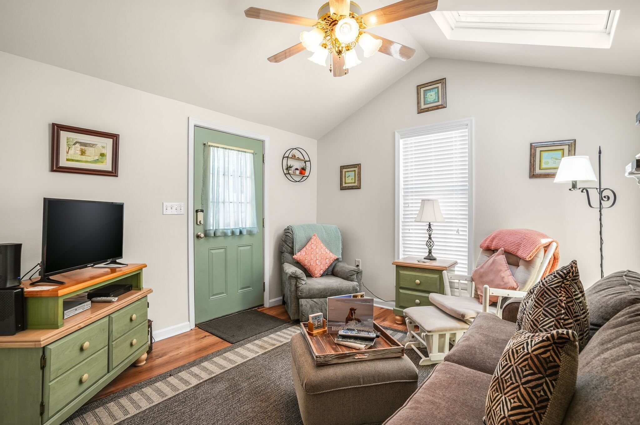 Daisey Cottage - Pet Friendly W/ Fenced Yard! - Chincoteague, VA