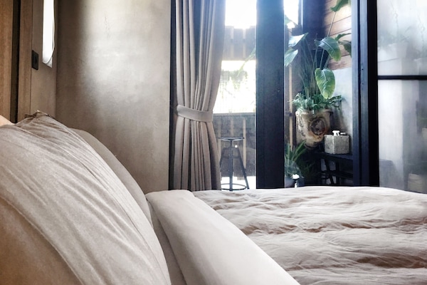 Quarto Duplo Signature, 1 cama queen-size, não fumadores, vista para o jardim | Minibar grátis, cortinas/cortinados opacos, Wi-fi grátis