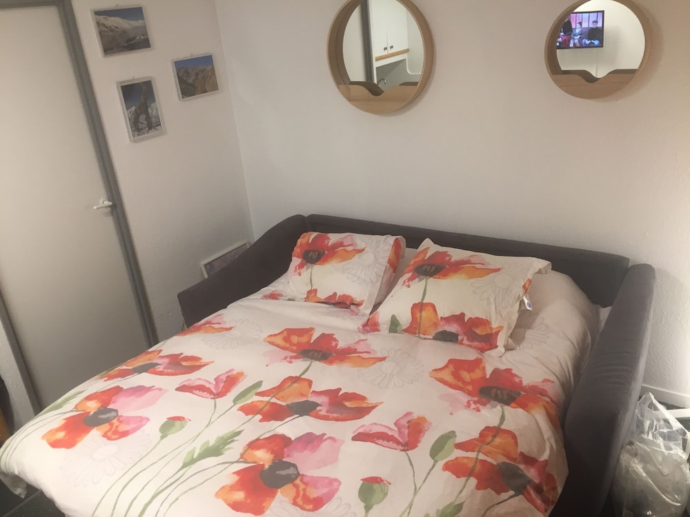 Appartement Voor 4 Personen. Spoorvoeten. Vertrek En Terugkeer Naar Ski. Studio Cabine. - Méribel