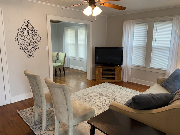 Home Town Getaway - 2 Bed 1 Bath Home - Close To Town! - Arkansas