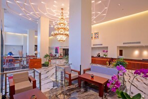 Área de estar no saguão