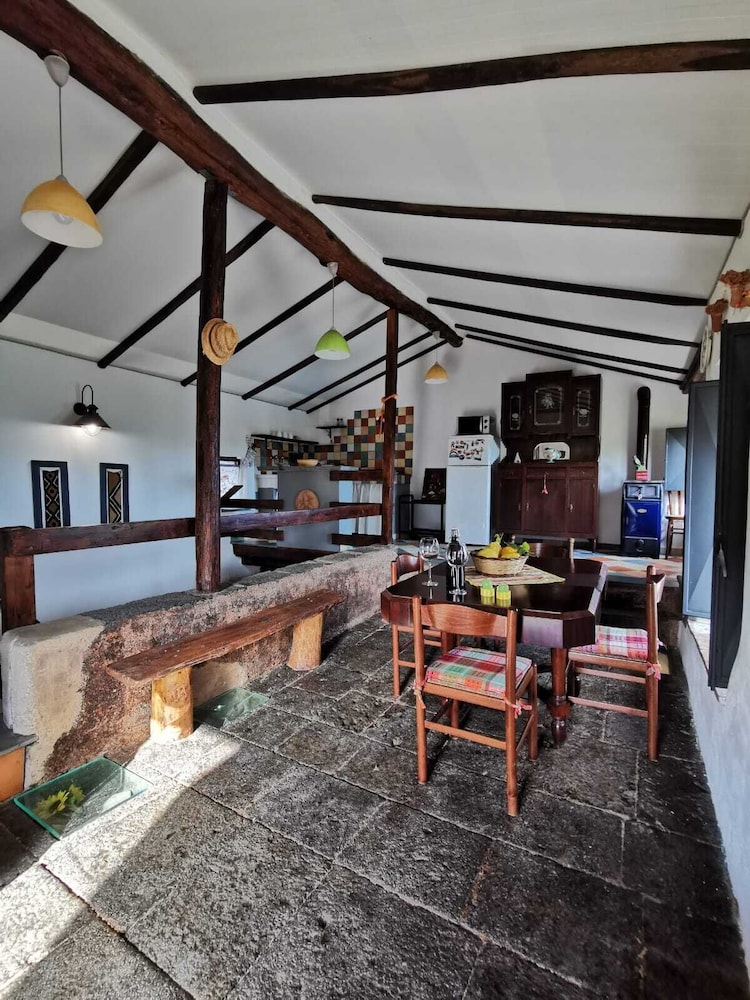 House Surrounded By Greenery Surrounded By Olive Trees Lemons Oranges And Chestnut Trees - Sicily