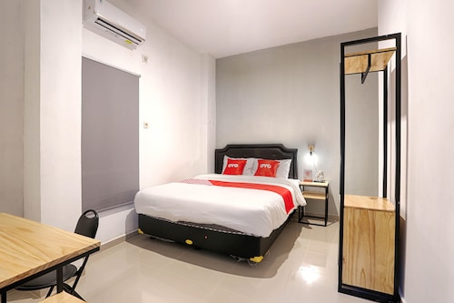 Oyo 2409 Safara Guesthouse Syariah - Semarang