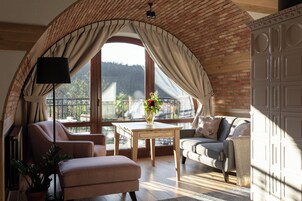 Quarto casal luxo | Vista para a montanha